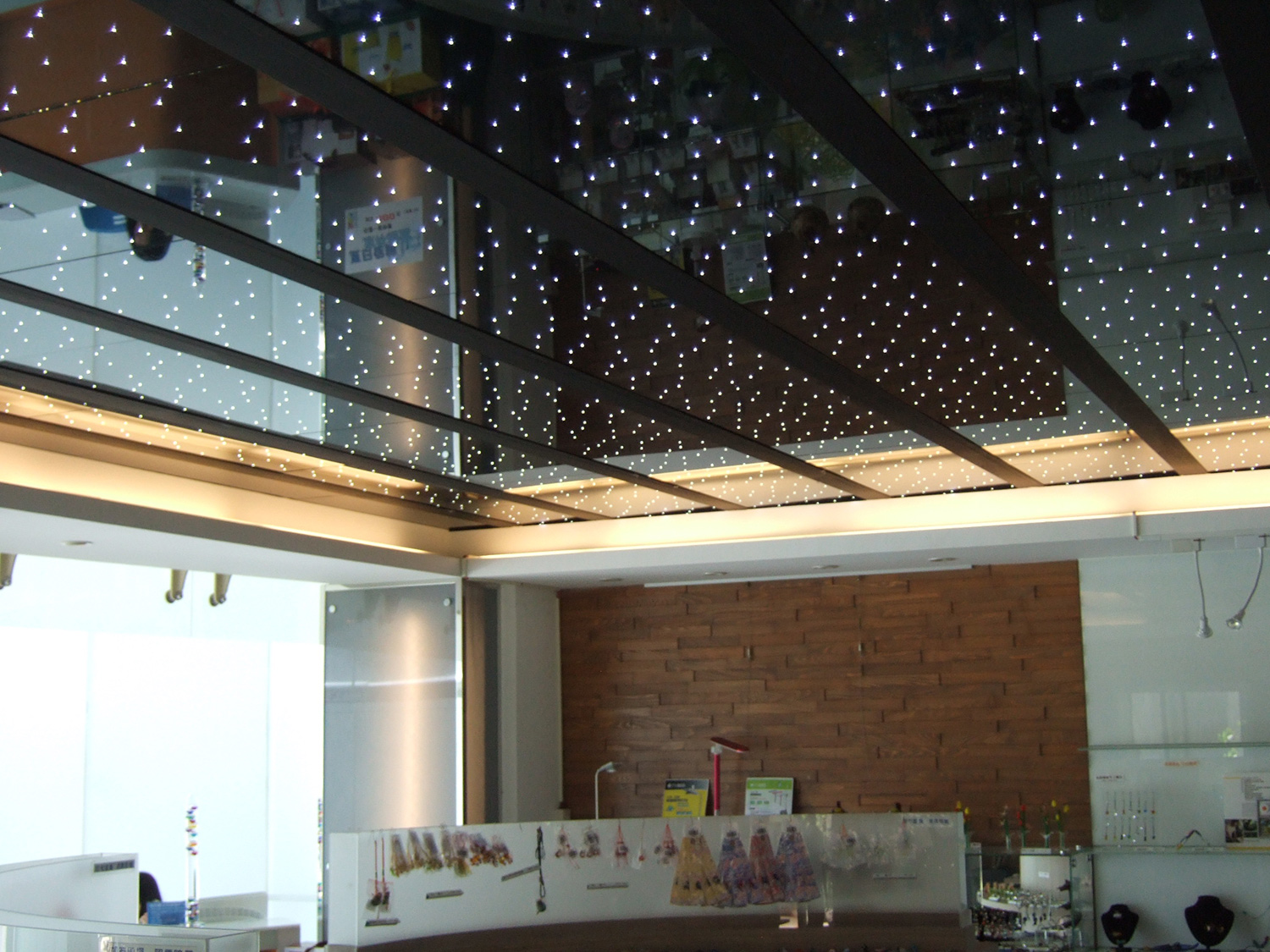 Inova LED Laminated Glass | My Laminated Glass