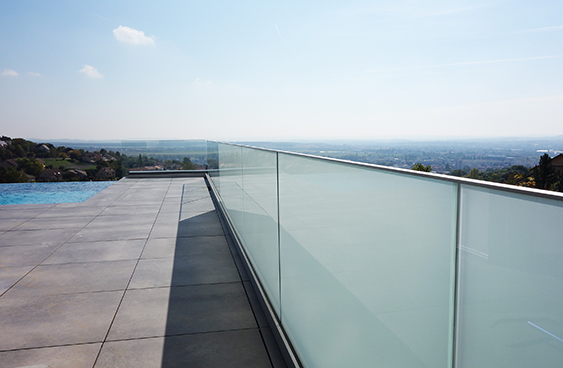 Glass railing on profile: a complete and performant range | My ...